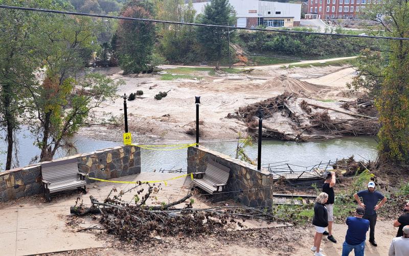 Spruce Pine, N.C., rallies together to do what they can to help | The ...